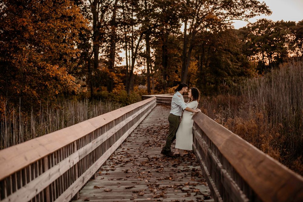 Pose Ideas + Prompts for Couple Portraits - Liv D Photography