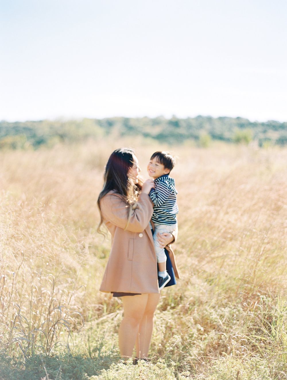 A Motherhood Session in Golden Fields | Commons Ford Ranch ATX ...