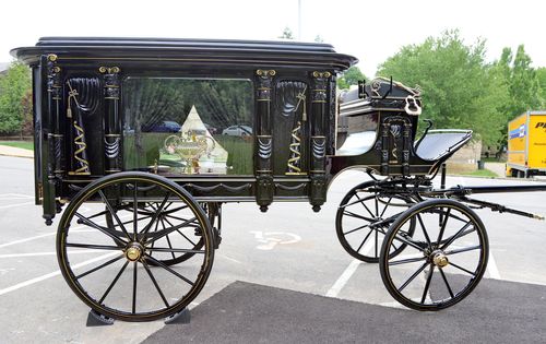 16 Creative Funeral Ideas to Consider - Funeral Photography by Nikki ...