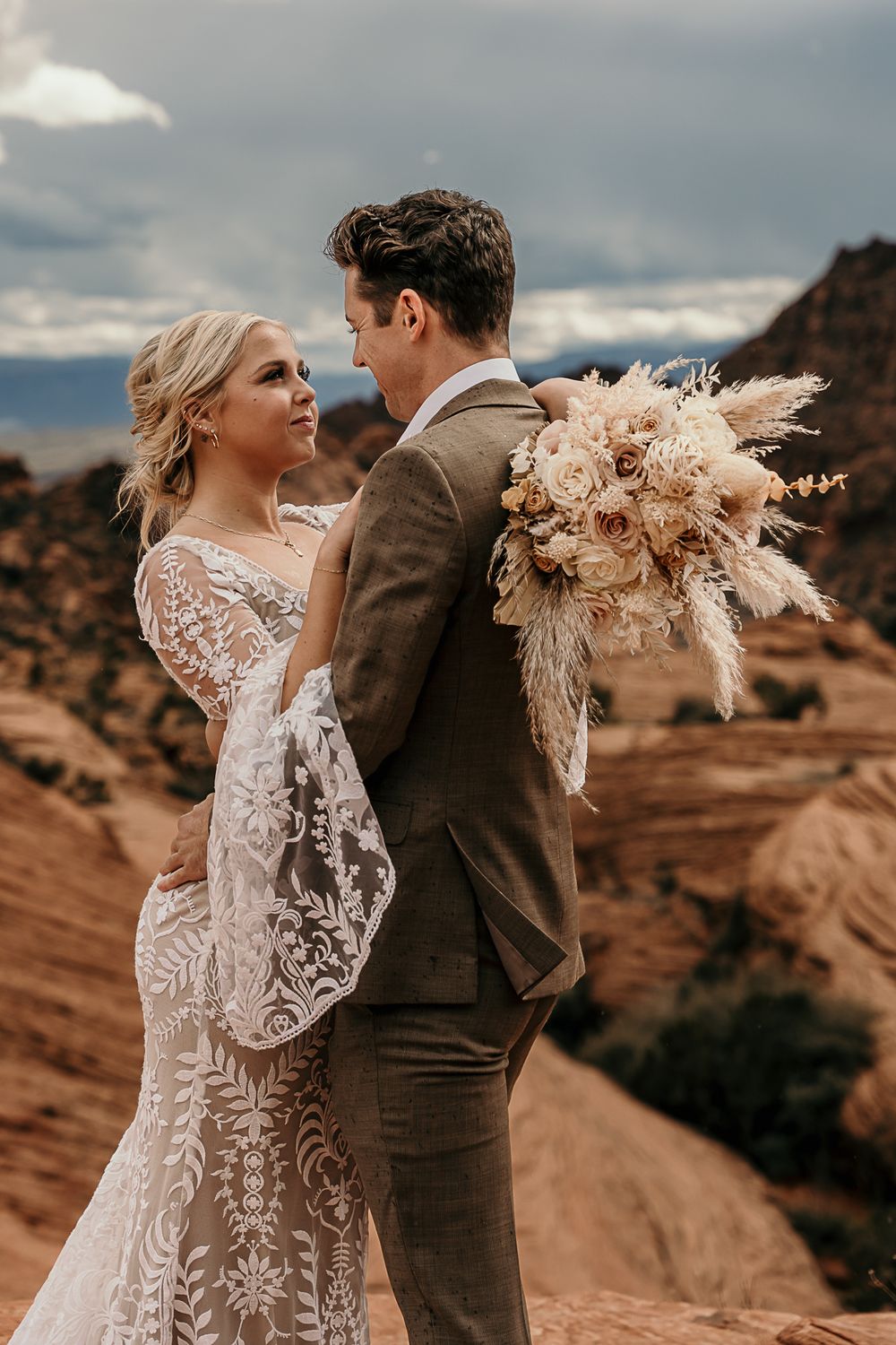 Snow Canyon Utah Elopement Guide - Korey Nunley Photography