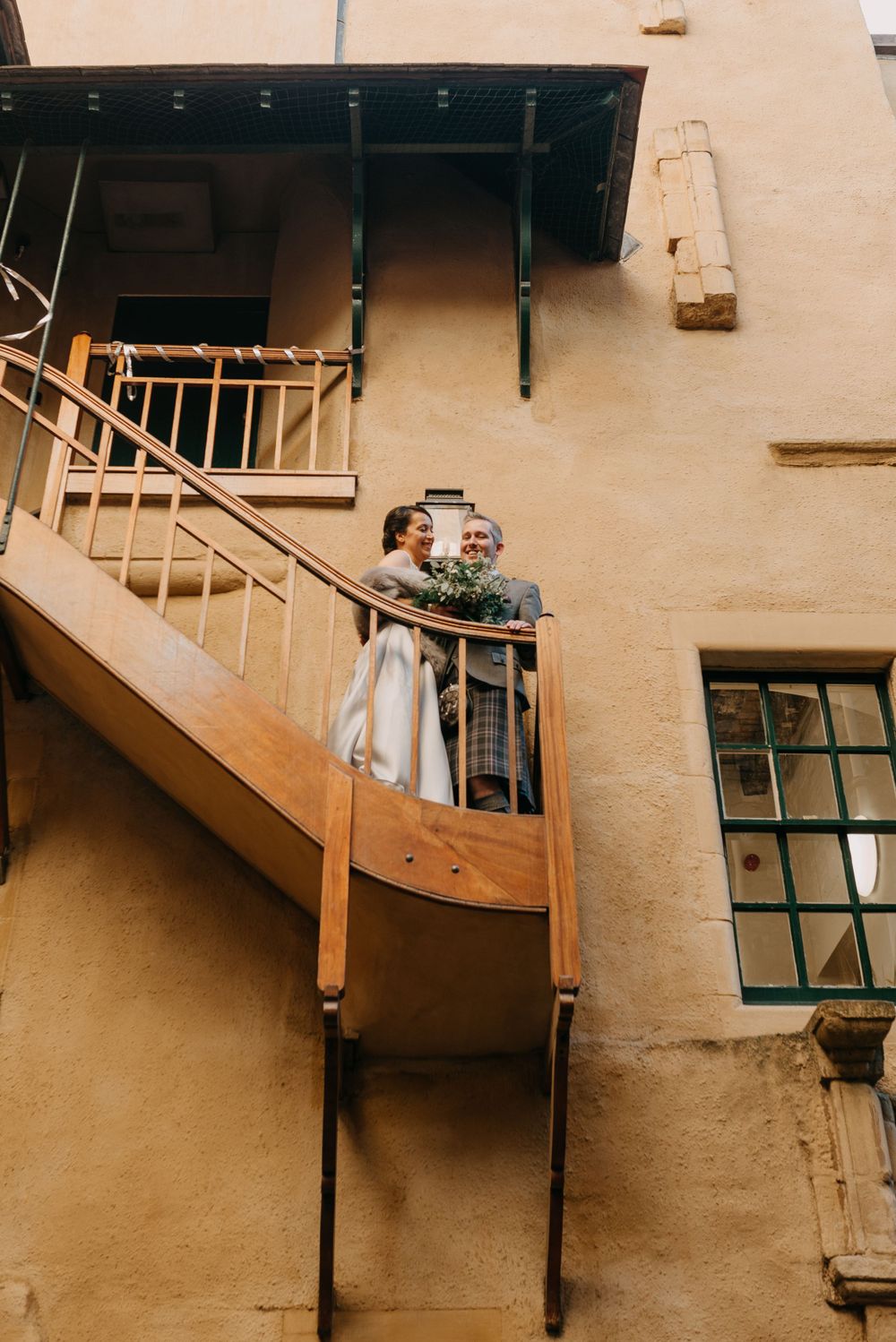 INTIMATE Riddle's Court Edinburgh Wedding - Lindie Neizer Photography