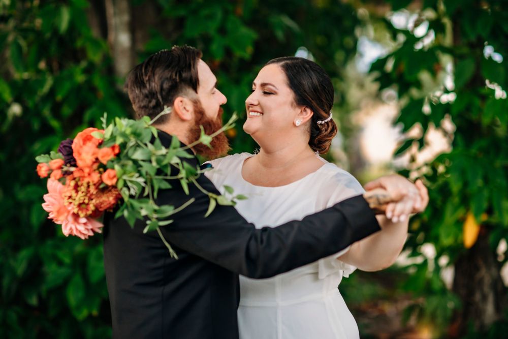 A Timeless Affair: Hannah & Stuart's Intimate Wedding Under the Banyan ...