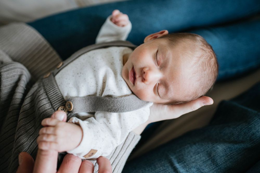 Why "In-Home" Newborn Photos Should Be on Your "Yes" List - Brooke ...