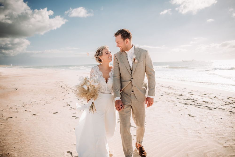 Trouwen op het strand - Wallflower Photography
