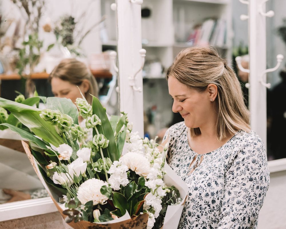 Chatting to mum, florist and business owner Mandy - Drawn with Light