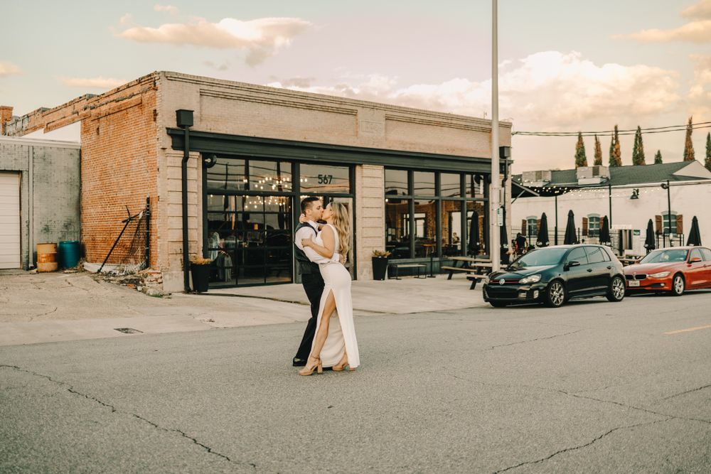 Courtney + Brad // Fall Line Station // Macon, GA Wedding - Jenny Loo ...