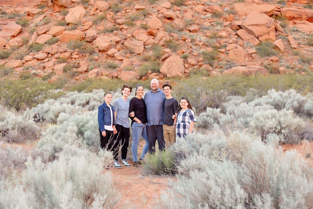 Pence Family in Snow Canyon, Utah - Bluebird Photography