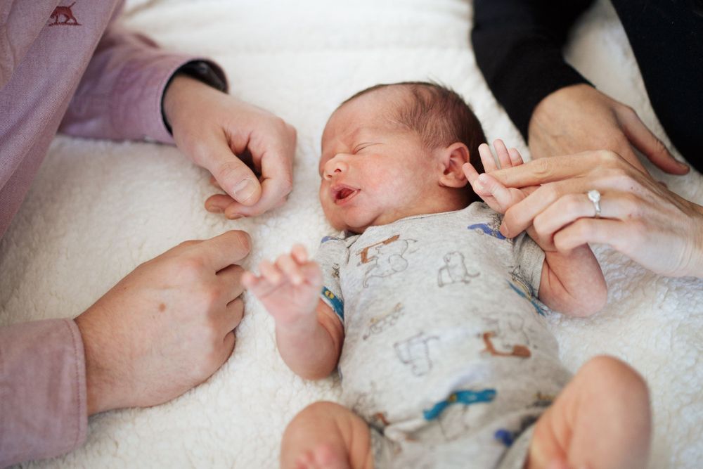 Everett newborn photographer: Why you should book an in-home Lifestyle ...