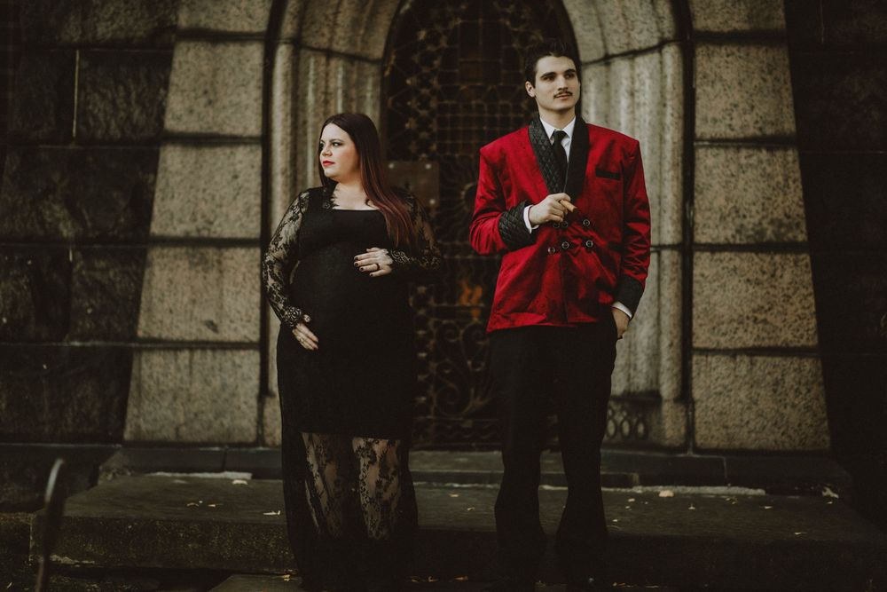 Morticia & Gomez Adams Themed Maternity Session - Allisha Linnea ...