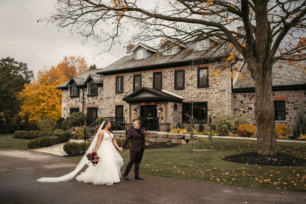 Amy & Sarah's Breathtaking Fall Wedding at Roseville Estate - Geoff ...