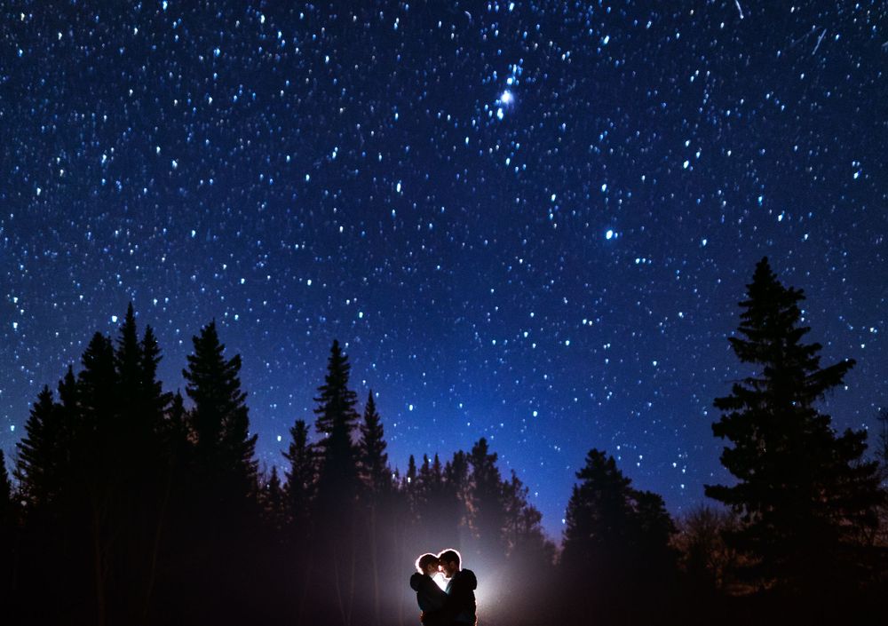 Starry Skies + Moonlit Eyes | Night Engagement / Couple's Photo ...