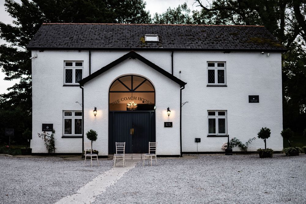 BEST SOUTH WALES WEDDING VENUES // LLECHWEN HALL - Danielle Axworthy ...