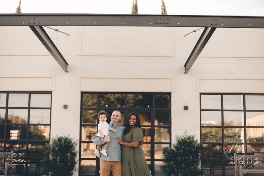 JARRETT FAMILY // DOWNTOWN MACON FAMILY SESSION // MACON, GA - Jenny ...