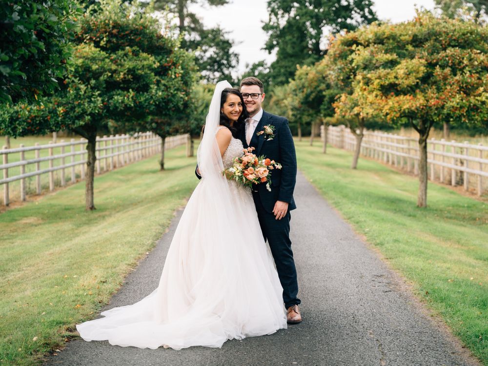 Barns & Yard at Hanley Hall Wedding - Worcestershire - Scarlett Shellis ...