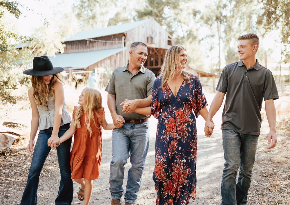 Show up to fall photos looking like a million bucks - Erica Murphy ...