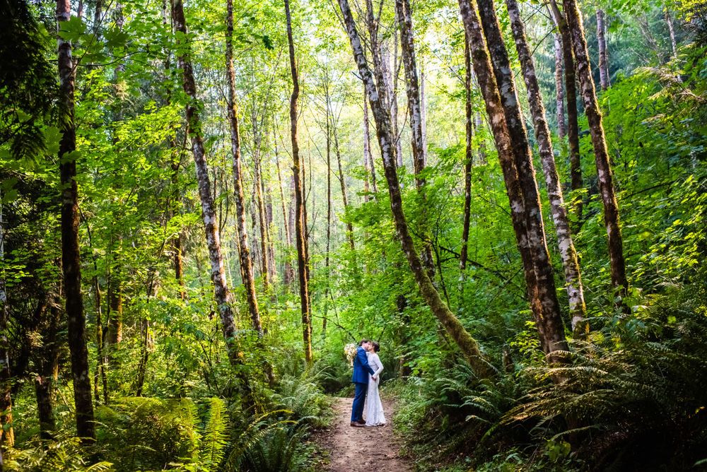 SARAH + SHAWN WEDDING | WILDWOOD LAKEFRONT COTTAGES IN SEDRO-WOOLLEY ...