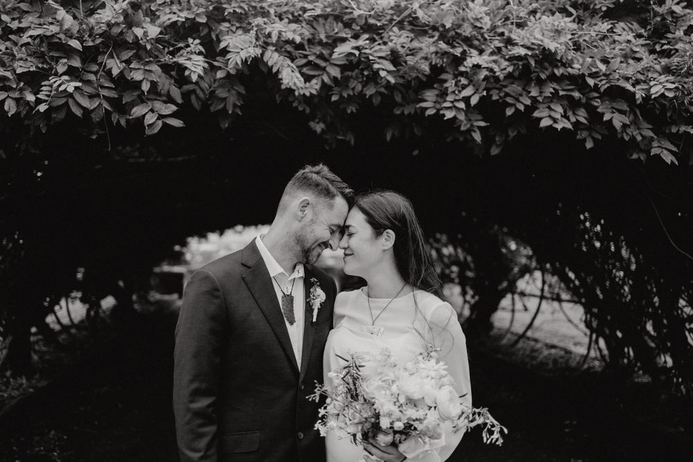 Moerangi & Reagan's Intimate Backyard Wedding - Apertured Media
