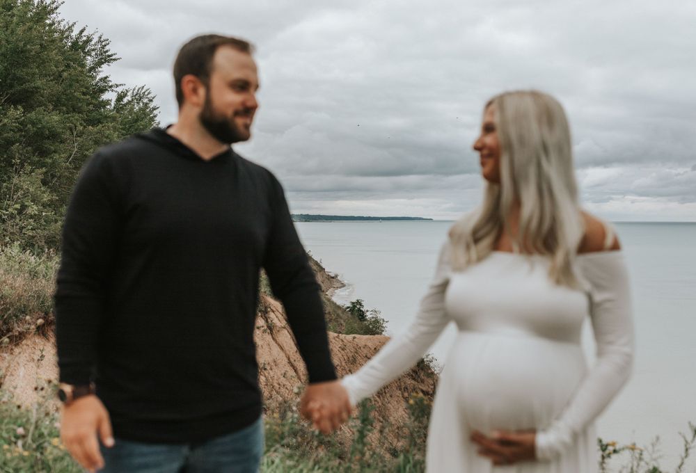 Lion's Den Gorge Maternity Session - Wisconsin Birth, Maternity ...