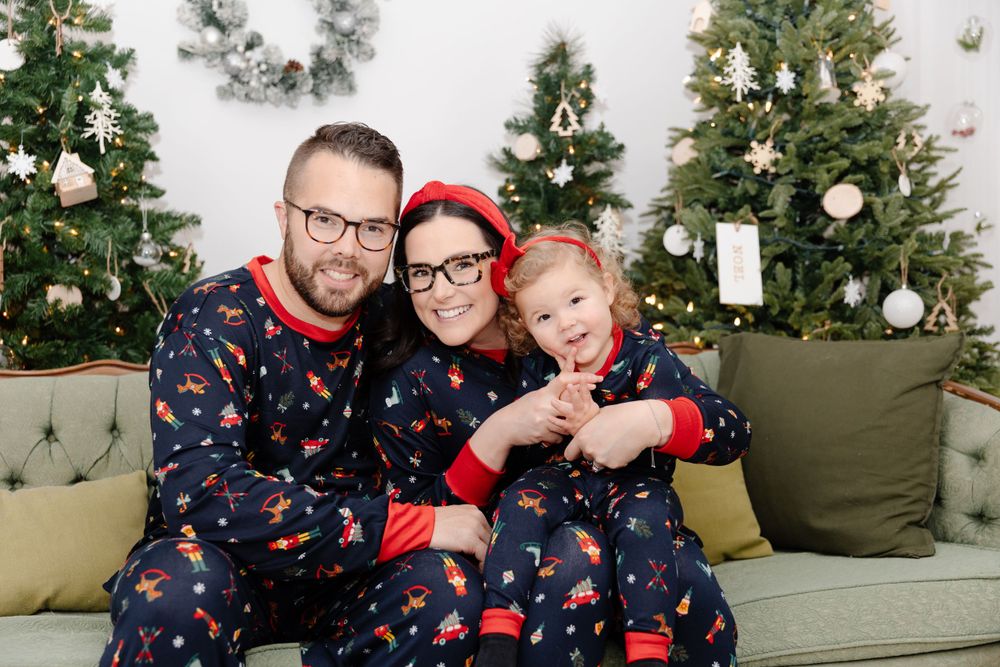 Holiday Mini Sessions 2024 – London Ontario Photographer | BMann Studios