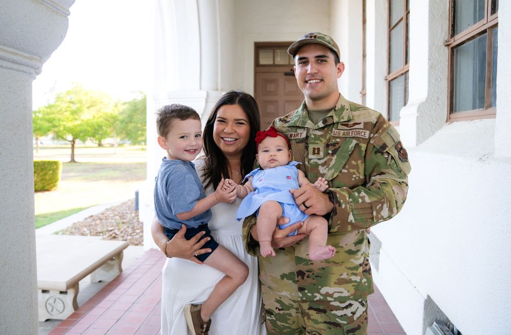 It is Military PCS Season - Liz Deleon Photography