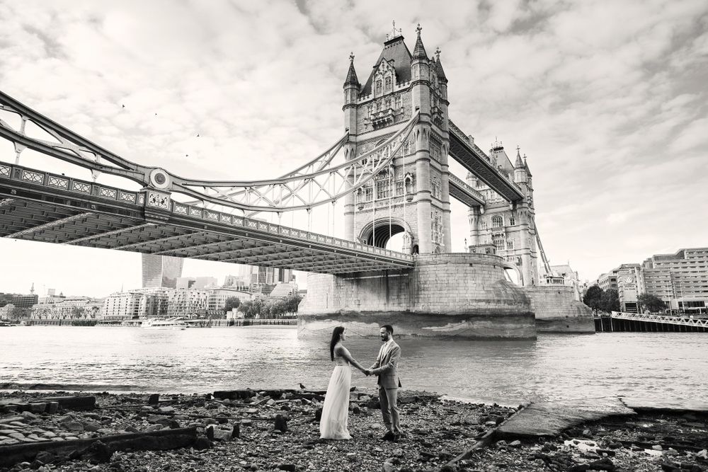 Tower Bridge Proposal - Howling Basset Wedding Photography
