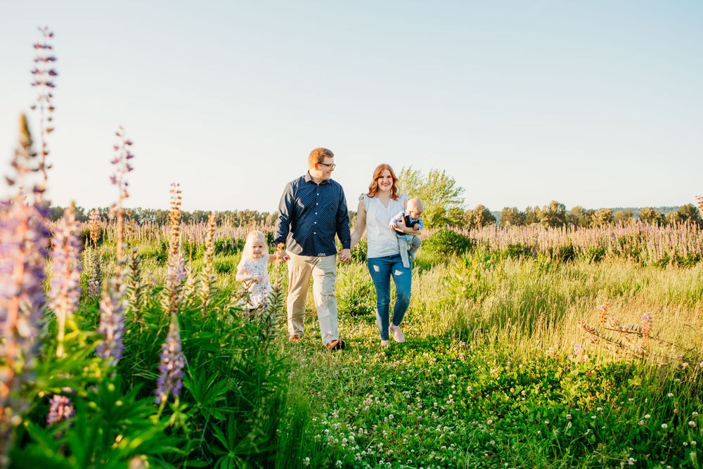 Lupine Fields Family Session | Puyallup, Washington - Aislynn Clark ...