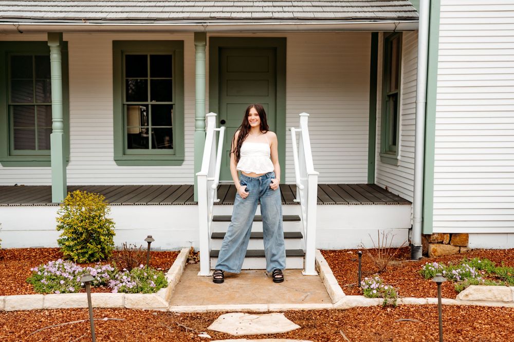 A Chilly Yet Charming Senior Session in Texas - Stacy Rae Photography