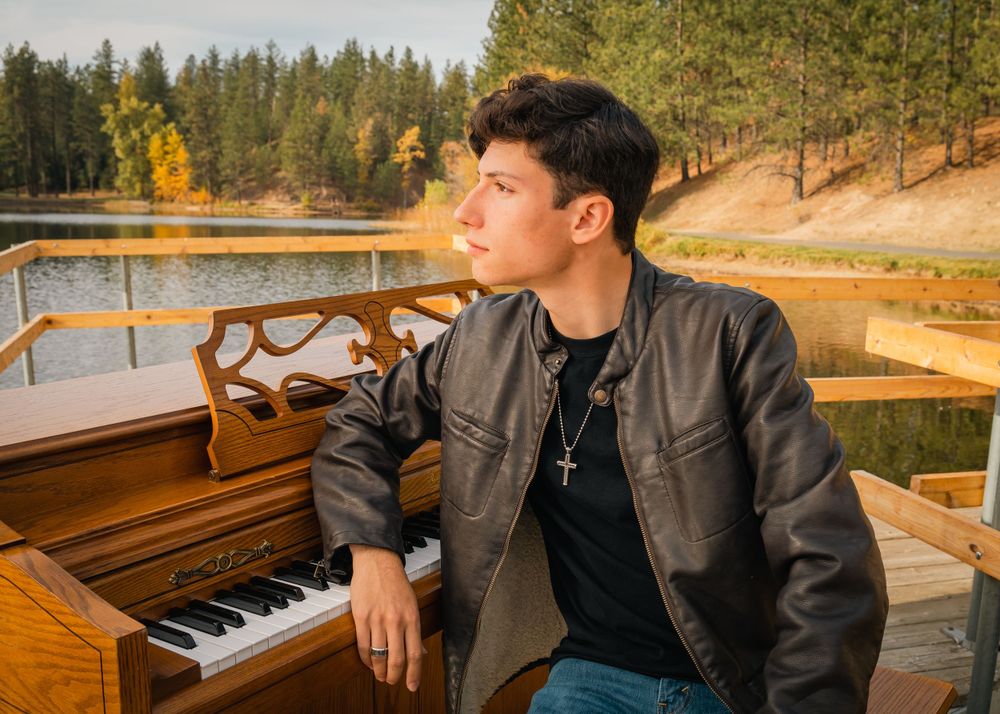 Andrew Flammini, Class of 2022 - Pop Of Pure Photography