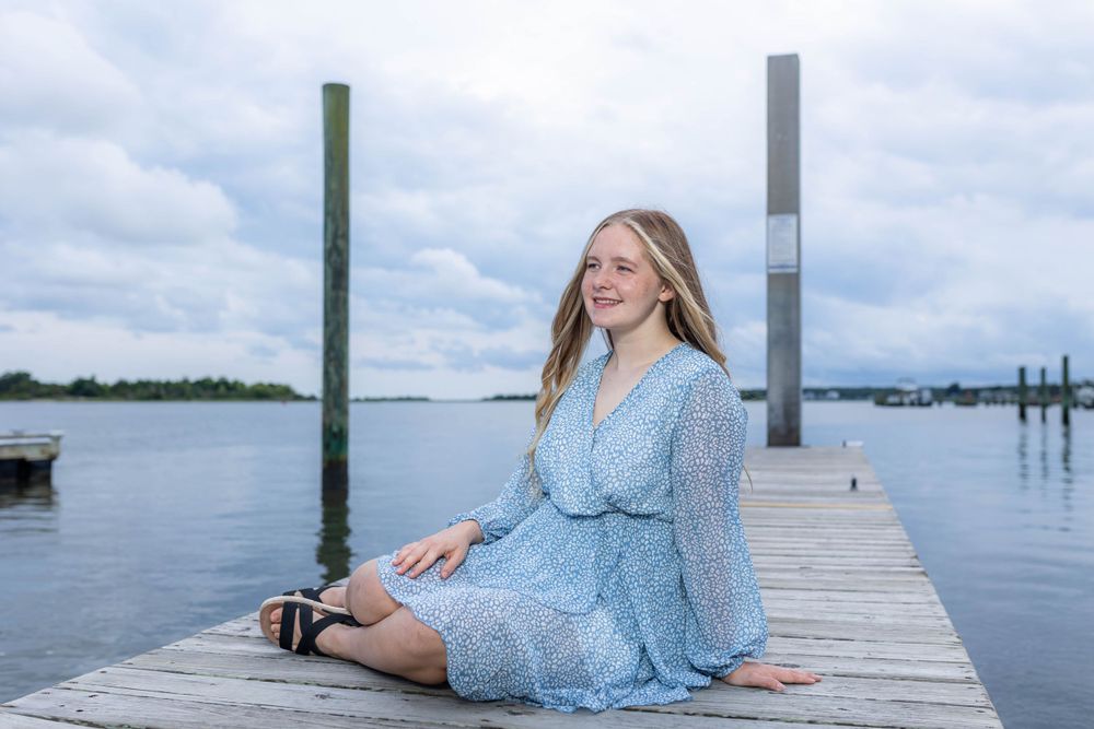 HAILEY SENIOR PORTRAITS DOWNTOWN SWANSBORO PHOTOGRAPHY - Samantha Ann Photo