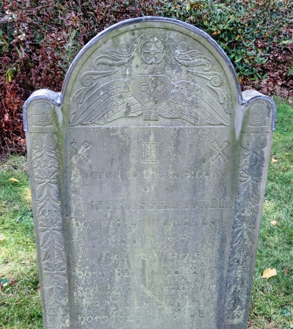 Gravestone Skull - Funeral Photography by Nikki Kellogg