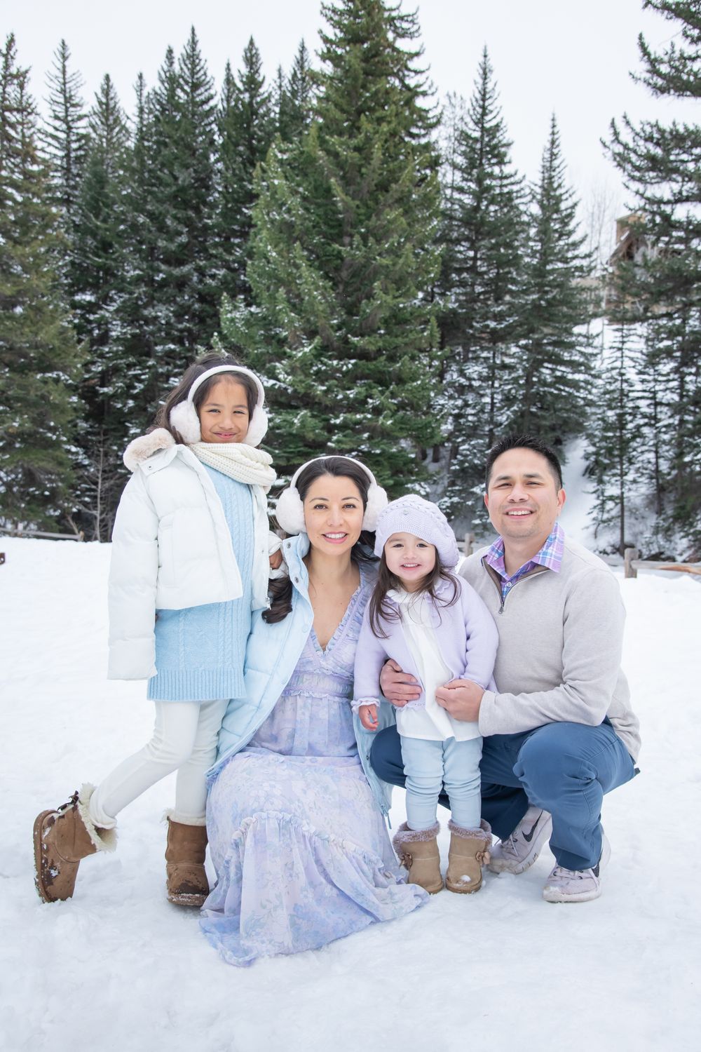 Snowy Winter Family Photos, Vail Colorado - Nisha Louise Photography
