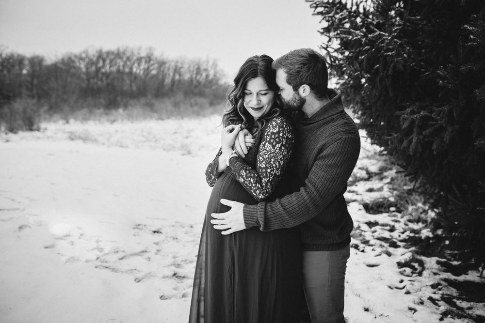 Romantic Winter Maternity Session - Faith Marie Photography