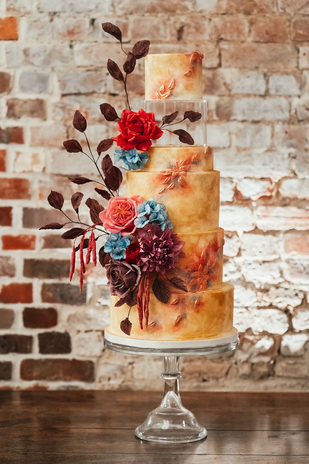 How much wedding cake do we REALLY need? - Katie Lou Weddings - Wedding ...