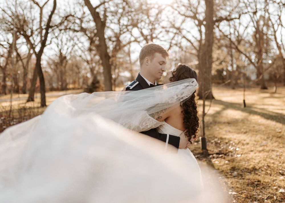 MR. + MRS. MADSON - Carlie Kuhlman Photography
