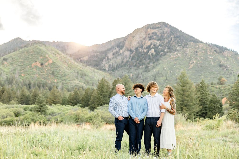 Spring Sunset Family Photo Session in Colorado Springs - Eden's Glow ...