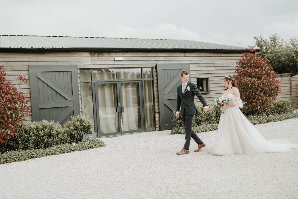 Stretton Manor barn wedding | Sage green and white wedding | Mr & Mrs Raine