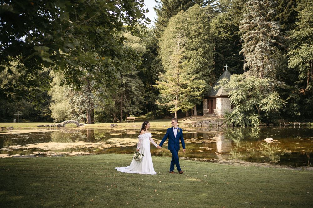 A Timeless Celebration: Celine & Jared's Wedding at Ancaster Old Town ...