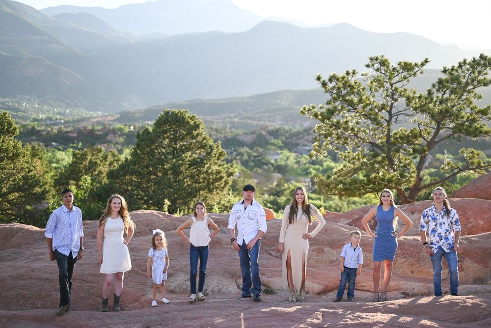 Extended Family Photo Session at Garden of the Gods - Kelsey Koenig ...