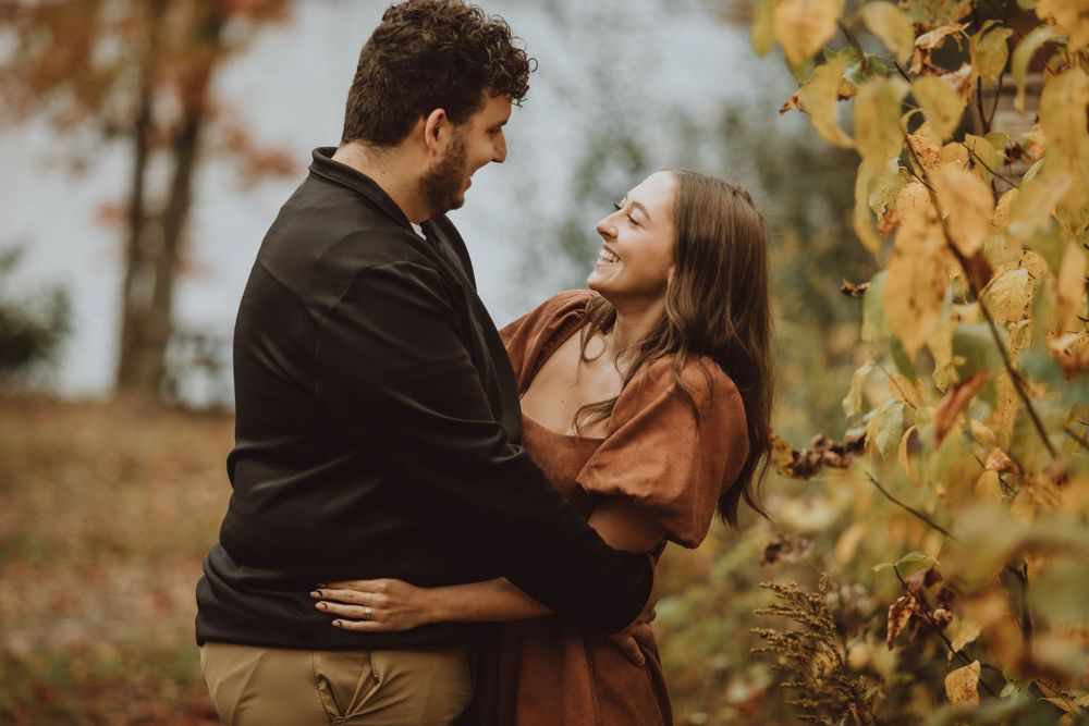 Izzy + Jacob | Fall Engagement Session at Keystone State Park - Allisha ...