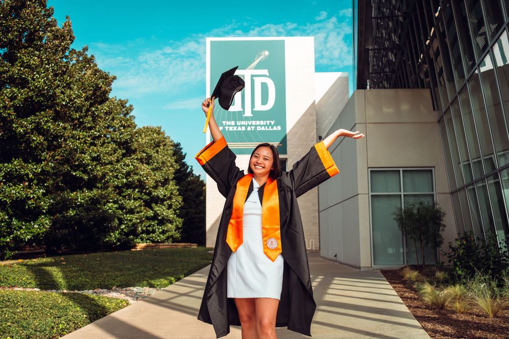 UT Dallas Grad Photos: National Champion Athletes - Eric Aaberg Photography
