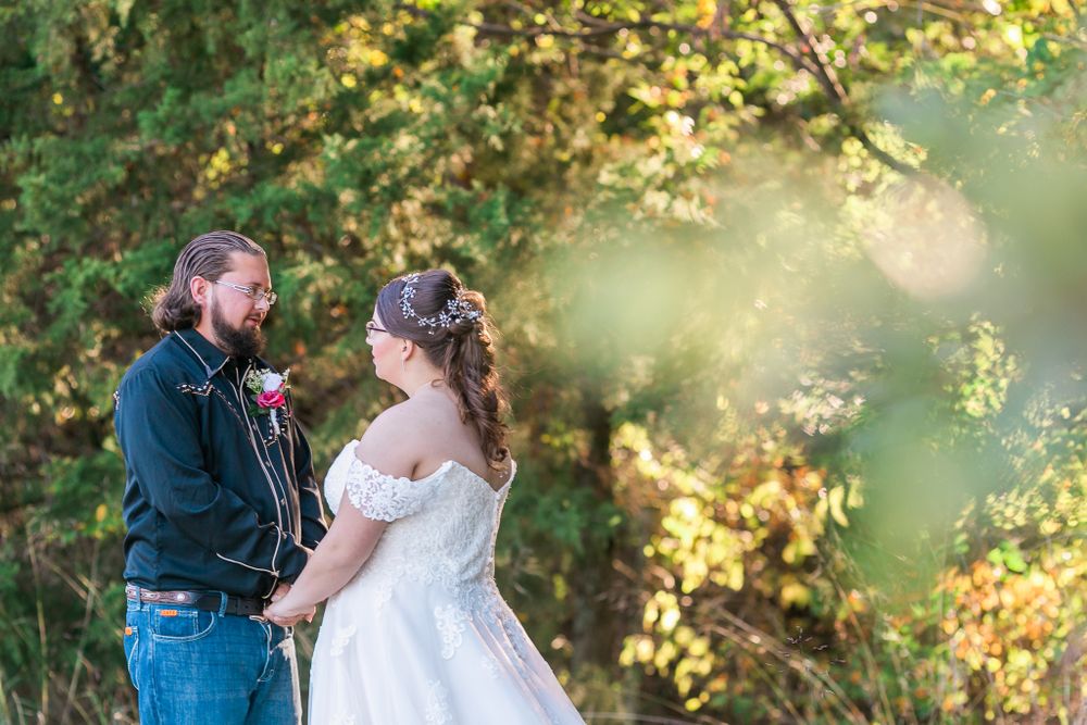 Laura & Dustin Wedding Highlights - Lynzee's Lens Photography