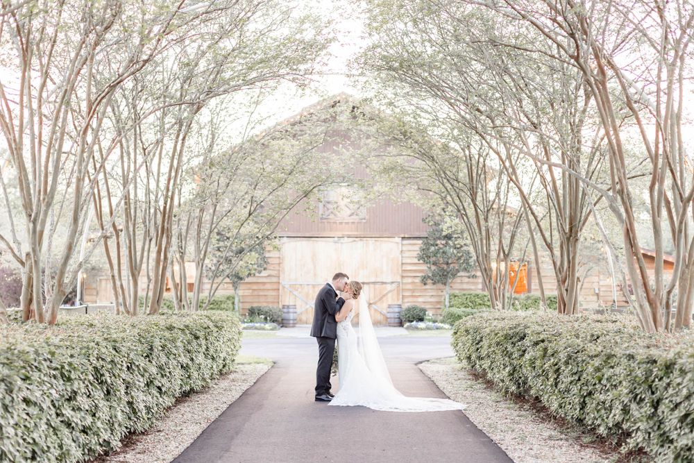 Peyton & Kayla's Berry Barn Wedding | Amite, LA - Baton Rouge Wedding ...