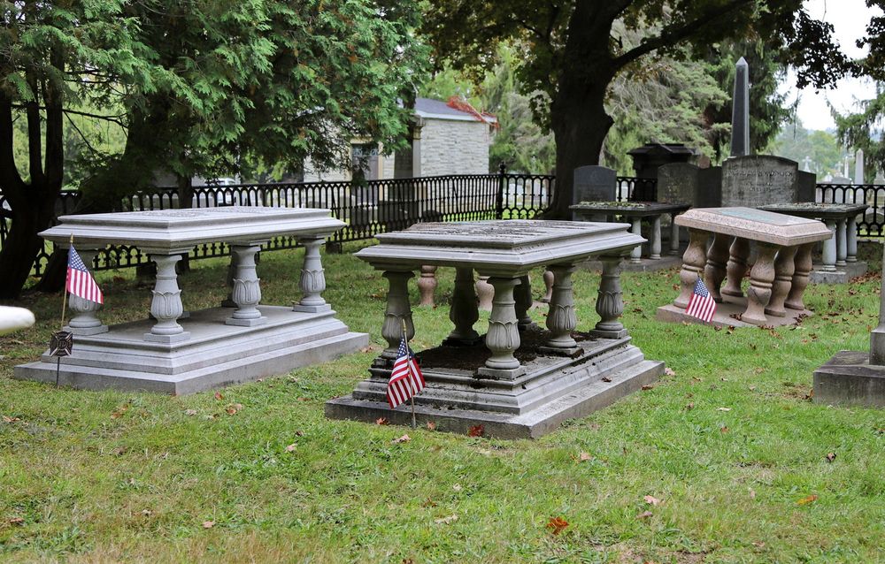 Table Tombs - Funeral Photography by Nikki Kellogg