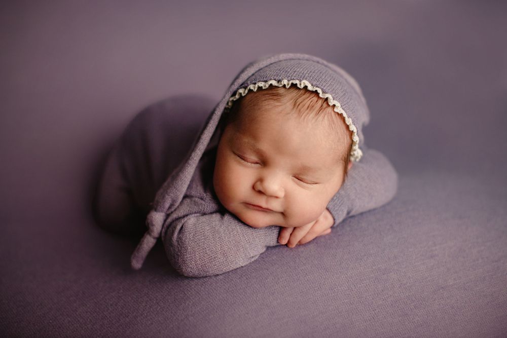warrenton, virginia newborn photographer - Chin on Hands Pose - Warrenton, Virginia Newborn ...