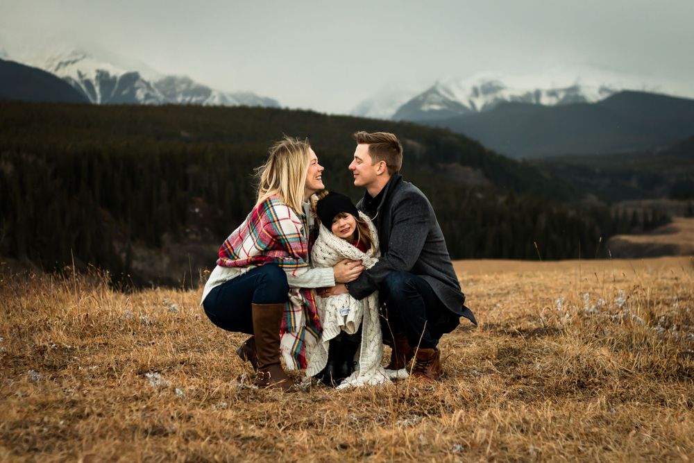 Fall Mountain Mini Sessions in Kananaskis | Calgary Lifestyle ...