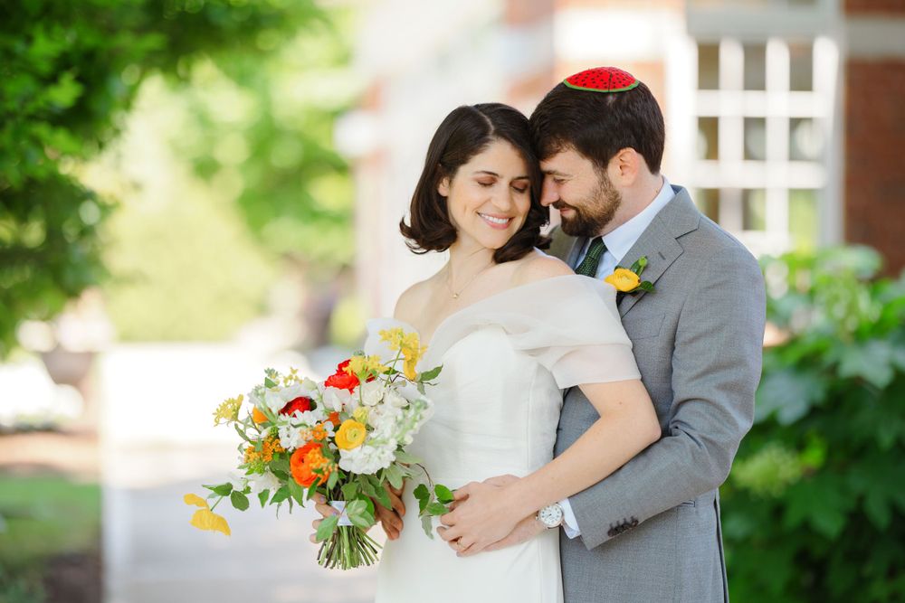 Juliet & Gabe's Summer Wedding At Glidden House In Cleveland - Tom ...