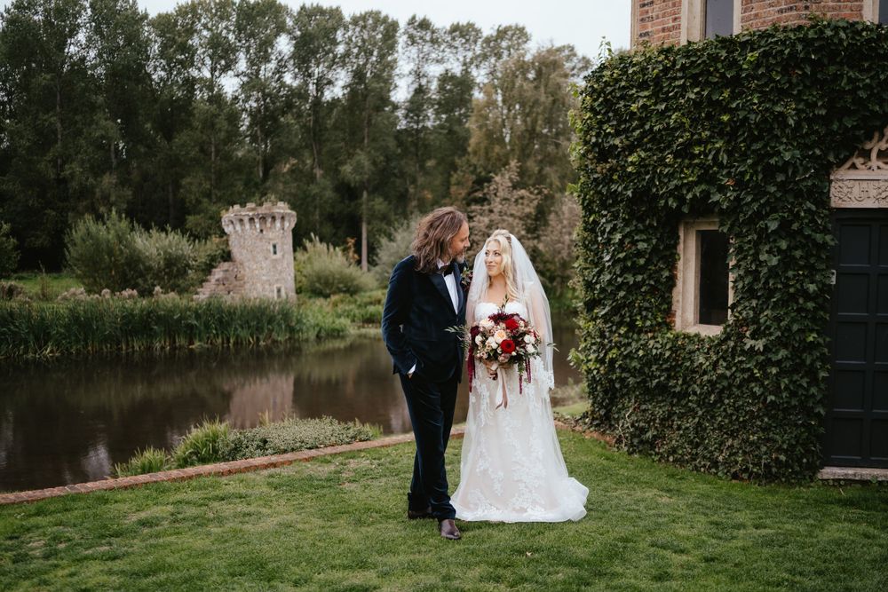 Autumn Wedding at Oxnead Hall Wedding venue in Norfolk. - Relaxed ...