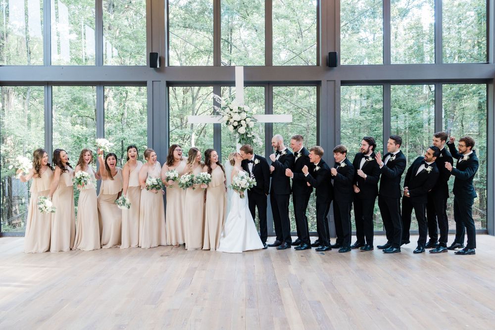 Parker + Cammie Hoyt // A Mallard's Croft Wedding // Byhalia, MS ...