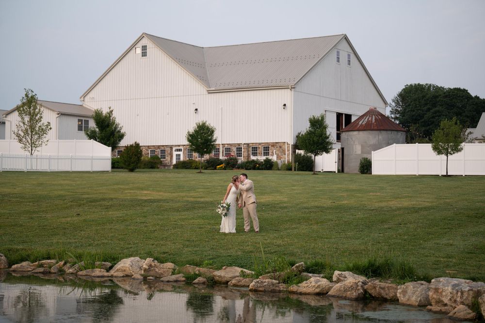 Wedding at the Barn at Stoneybrooke / Chester County, PA / Alyce ...