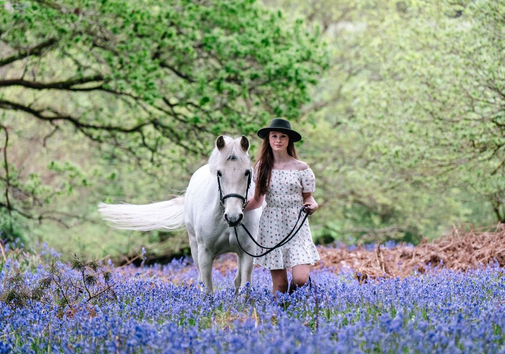 Imogen and Lily - Off location shoot - Carenza Pinn Photography
